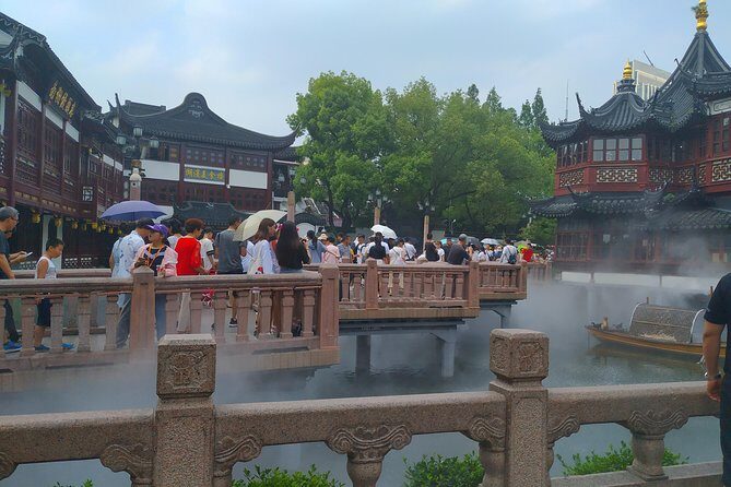 Shanghai day tour customized:Bund,YuGarden,Shanghai Tower,HuangpuRiver,Nanjinglu - A Deep Dive into the Shanghai Day Tour