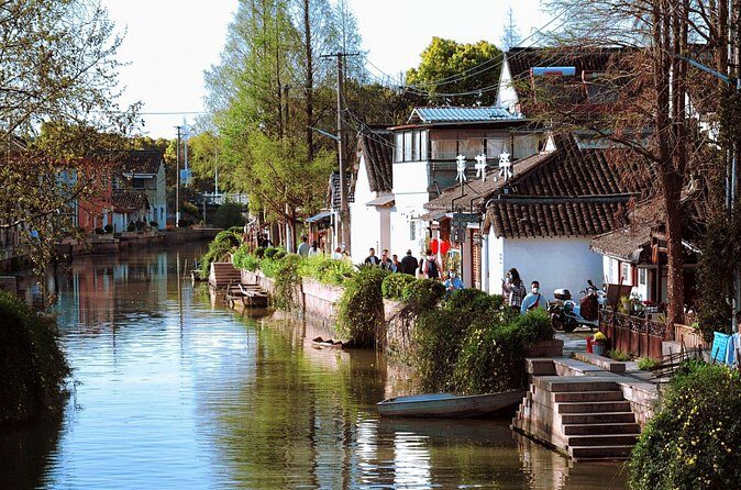 Shanghai Famous Route with Zhujiajiao Town & Suzhou River Cruise - Exploring Old Shanghai: Yu Garden
