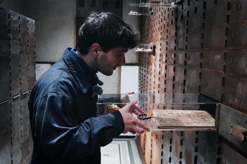 Shanghai: Finance tour a history stroll along the Bund - Key Points