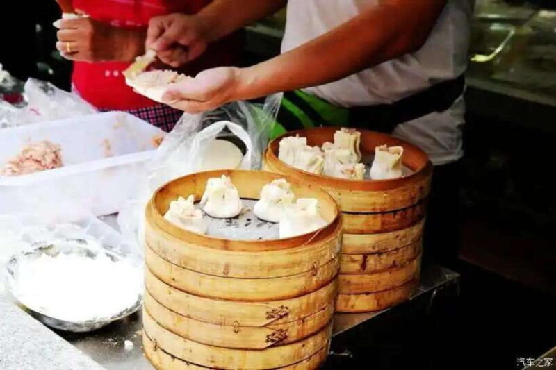 Shanghai: Foodie Tour for 6-hour Layover in Pudong WaterTown - Key Points