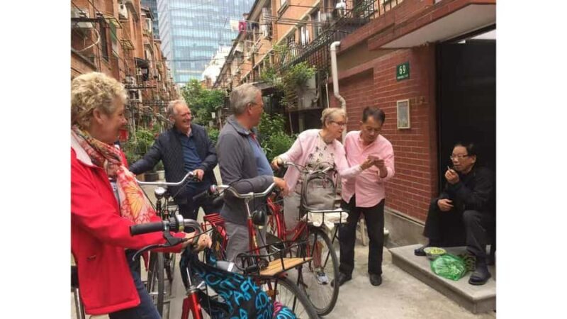 Shanghai: Guided Bike Tour with Baozi Tasting - Discovering Shanghai on Two Wheels