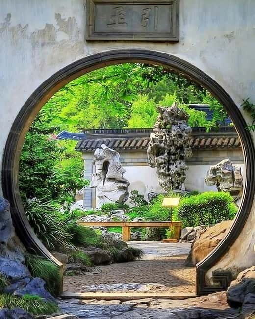 Shanghai: Jing'an Temple, Yu Garden, and Bazaar Private Tour - Jingan Temple: A Spiritual Oasis Amid Modernity