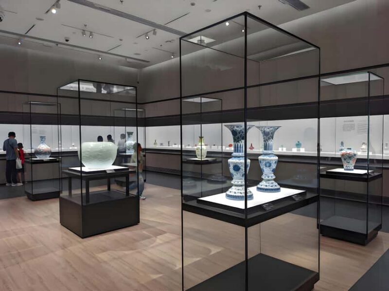 Shanghai: Private Day Trip with Western and Eastern Culture - Who Should Take This Tour?