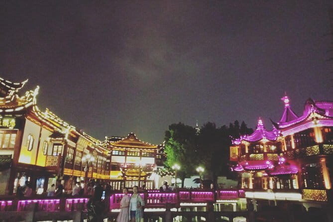 Shanghai Private Tour: Jade Buddha Temple, the Bund, Jinmao Tower, Huangpu River - Strolling Along the Riverside Promenade: A Modern Twist on the Bund