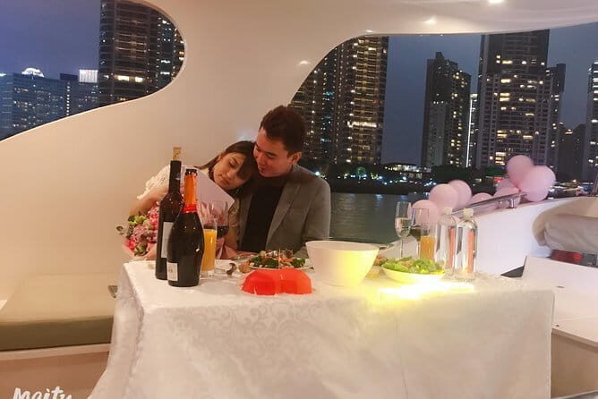 Shanghai Private Yacht Tour - An Overview of the Shanghai Private Yacht Experience