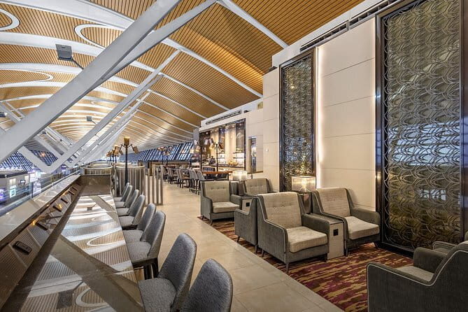 Shanghai Pudong International Airport No.77 China Eastern Lounge at Terminal 2 - Key Points