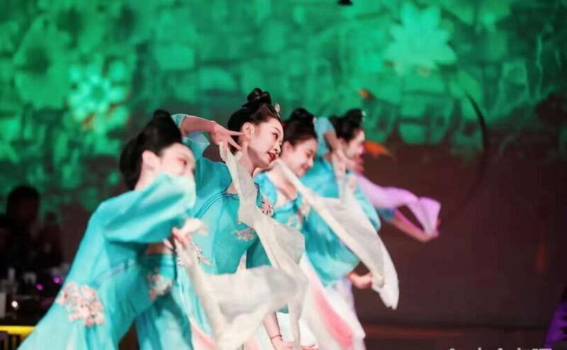 Shanghai: Royal Banquet with Chinese Cultural Performance - Key Points