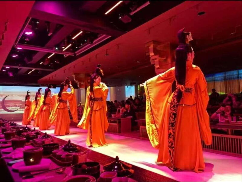 Shanghai: Royal Banquet with Chinese Cultural Performance - Entering a Different Time and Space