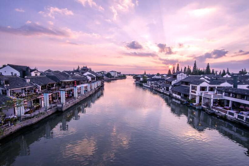 Shanghai Seven Treasure Town & Zhujiajiao Water Town Tour - Key Points