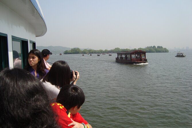 Shanghai to Hangzhou one day bullet train tour with Chinese lunch - An In-Depth Look at the Tour