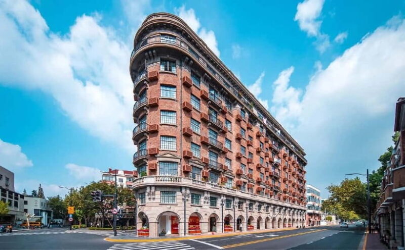 Shanghai: Wukang Road, Bund, & Circus Day Tour - Key Points