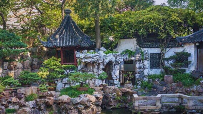 Shanghai: Yu Garden Entry Ticket for Classical Beauty Lovers - Discovering the Charm of Yu Garden