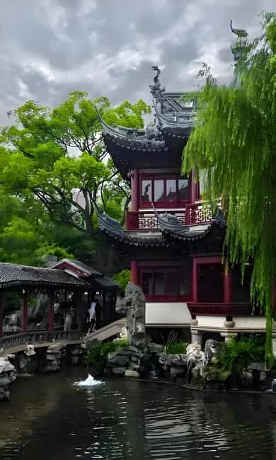 Shanghai: Yu Garden & Sihang Warehouse Guided Tour - Analyzing the Value