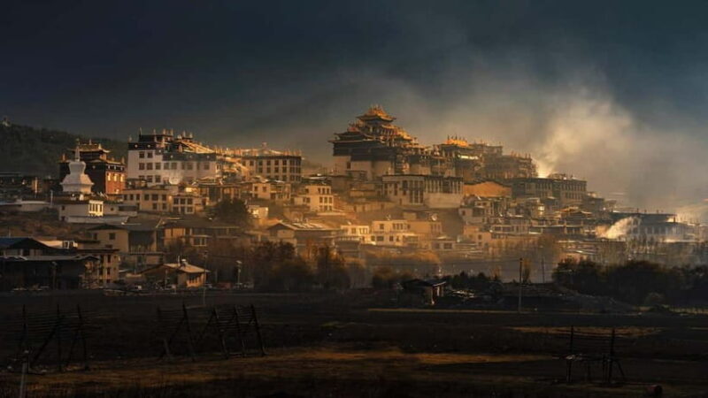 Shangri-La: Tiger Leaping Gorge & Songzanlin Monastery Tour - Napa Hai Grassland and Lake: A Serene Escape