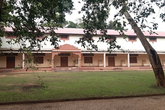 Shantiniketan Day Excursion from Kolkata by Train - Detailed Tour Breakdown: What to Expect at Each Stop