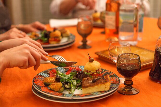 share a traditional meal with licauw - Authentic Cuisine and Personalized Service