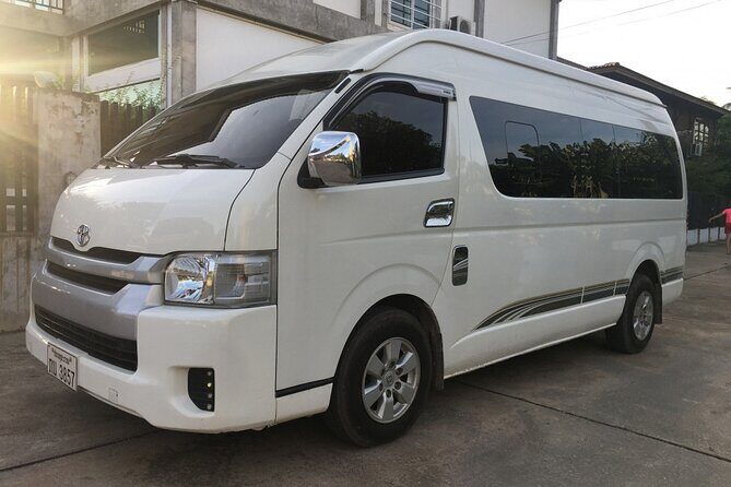 Share minivan from Vientiane to Vang vieng - Key Points