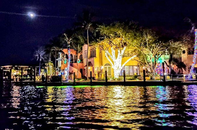 SHARED - 2h Holiday Lights Cruise Tour in Fort Lauderdale (6pax) - The Sum Up: A Festive, Authentic, and Intimate Holiday Experience