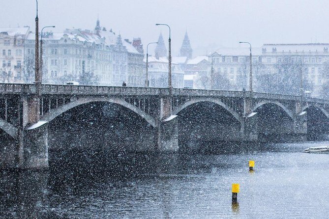 Shared Arrival Transfer: Prague Airport to Hotels - FAQ