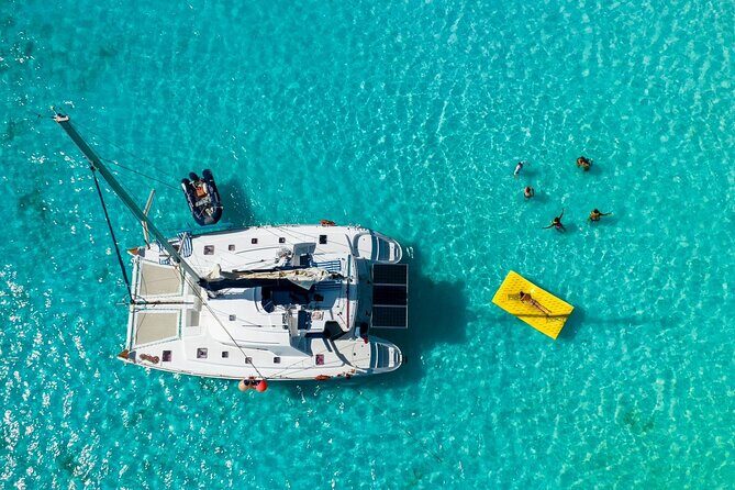 Shared Luxury Catamaran to el Cielo or Isla de la Pasion - Key Points