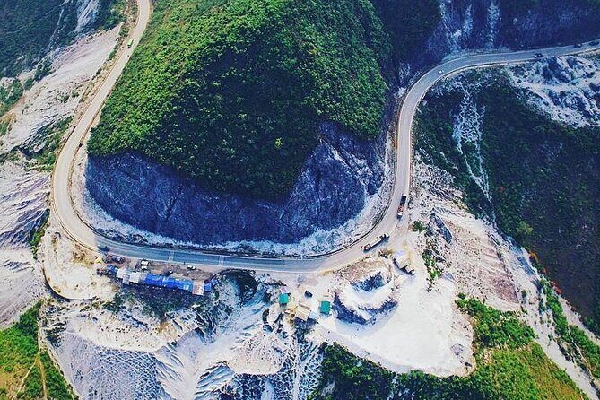 Shared Mai Chau Valley Bus and Hiking Experience - Transportation and Group Size