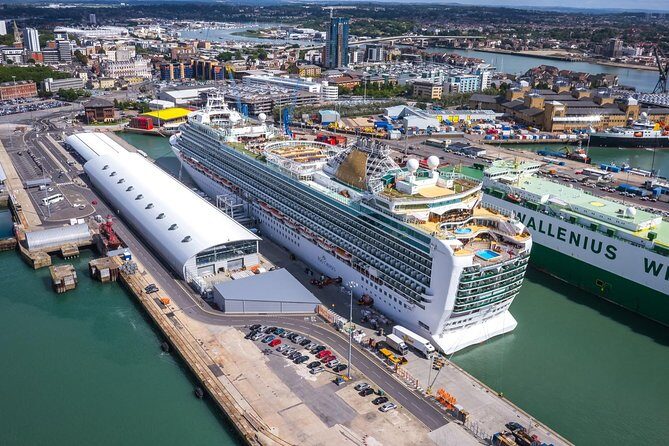 Shared Ride Southampton Cruise Port Arrival to Heathrow Airport or London - Your Seamless Journey from Southampton to Heathrow or London