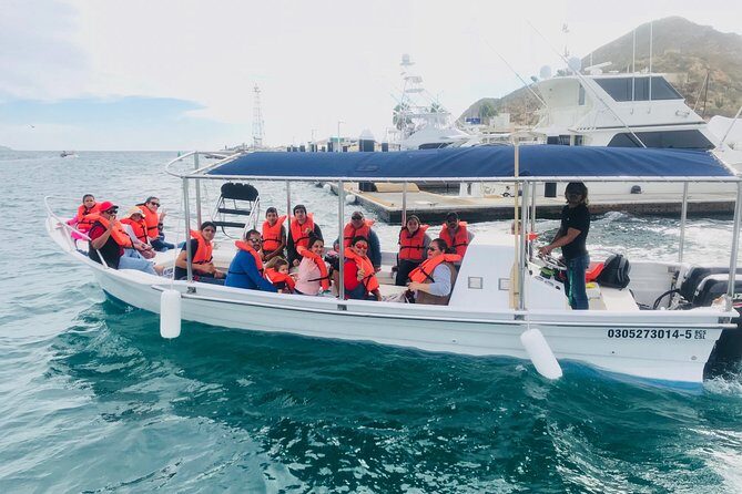 Shared ride to the arch of Cabo San Lucas - Real Traveler Insights
