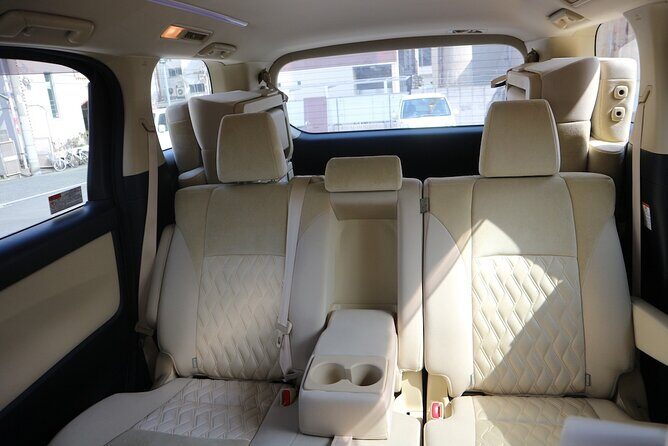 Shared Roundtrip Taxi Transfer from Antigua Airport to Royalton Antigua Resort - The Vehicle and Timing