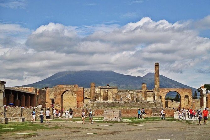 Shared tour Positano Sorrento and Pompeii - FAQs