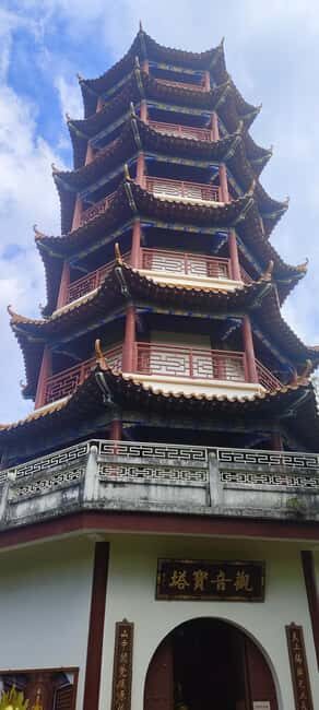 Shenzhen: Ancient Temple & 200-year-old Hakka Residence Tour - An In-Depth Look at the Tour