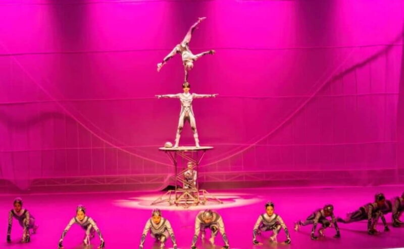 Shenzhen: Holographic Projection Show - The Use of Advanced Technology