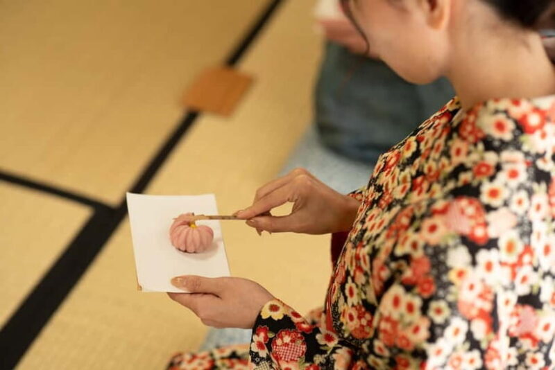 Sheraton Miyako Hotel Osaka: Tea Ceremony with Kimono Rental - FAQ