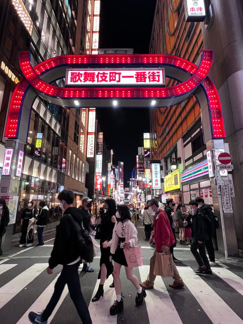 Shinjuku Kabukicho & Golden Gai Night Walking Tour - A Deep Dive Into the Night Scene of Tokyo
