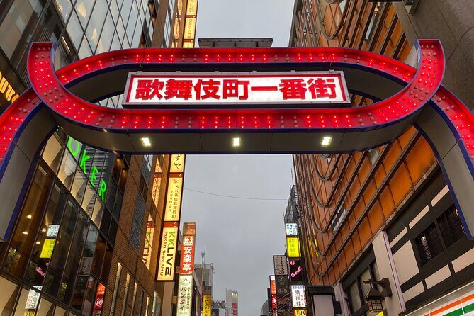 Shinjuku Night Walking Tour with Japanese Tokyo local - Key Points