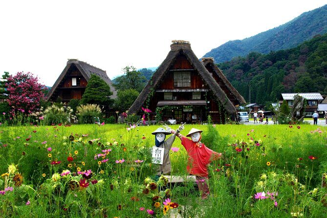 Shirakawago Day Trip: Government Licensed Guide & Vehicle from Kanazawa - Key Points