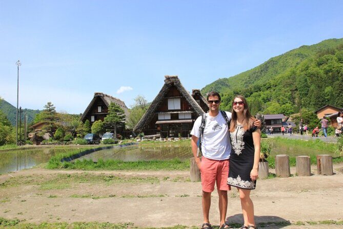 Shirakawago Day Trip: Government Licensed Guide & Vehicle from Takayama - Key Points