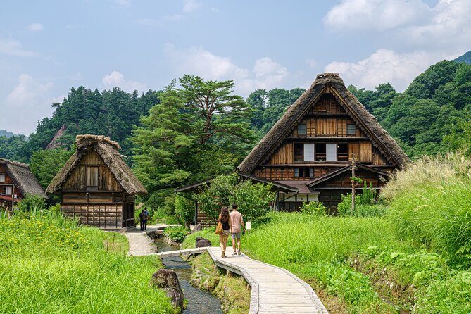 Shirakawago Day Trip: Government Licensed Guide & Vehicle from Takayama - FAQ