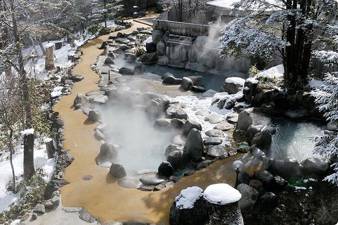 Shirakawago(UNESCO world heritage)/ Onsen / Hiking / 1day tour - Introduction to Shirakawa-go and Why It’s Special