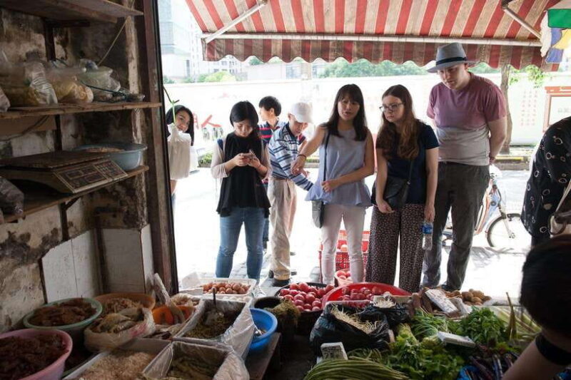 Shop Like a Local:Exploring the Market with a Native's Touch - An In-Depth Look at the "Shop Like a Local" Tour
