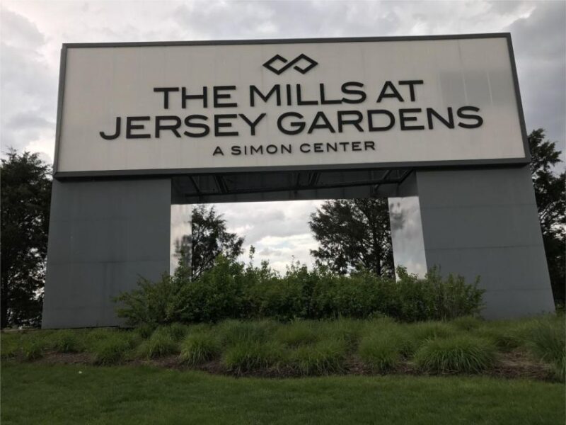 Shopping at Jersey Gardens - Exploring the Jersey Gardens Shopping Tour: A Practical Guide