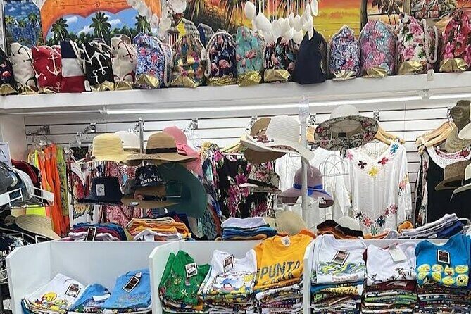 Shopping or souvenirs in Plaza Bávaro - Introduction