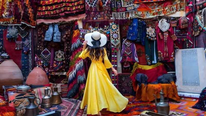 Shopping Tour of Old Delhi and New Delhi With Guide - Key Points