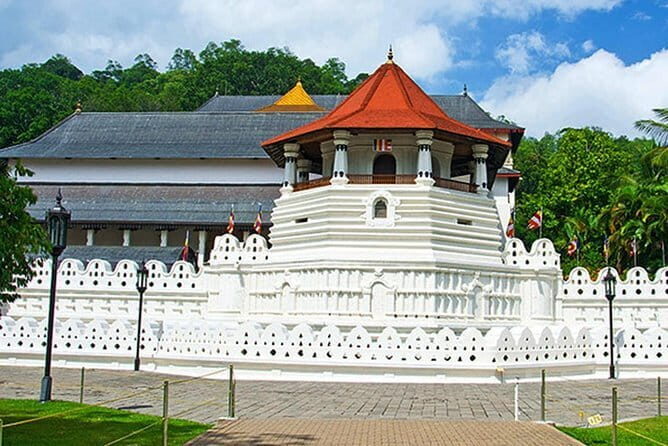 Shore Excursions Colombo Port Passenger Terminal to Kandy By Car. - FAQs