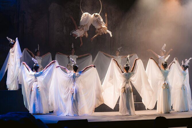 Shore Wonders of Halong: Luxury Cruise & Hidden Showpiece - An In-Depth Look at the Halong Bay Tour