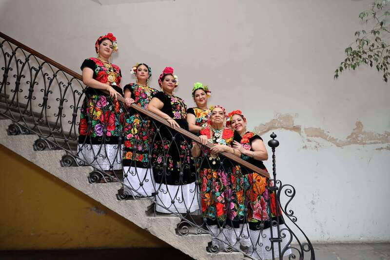 Show off your beauty wearing a typical Oaxacan costume + photo session - Key Points