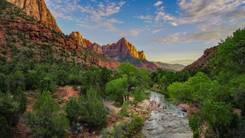 Shuttle between Las Vegas, Bryce, Zion and St George - Key Points