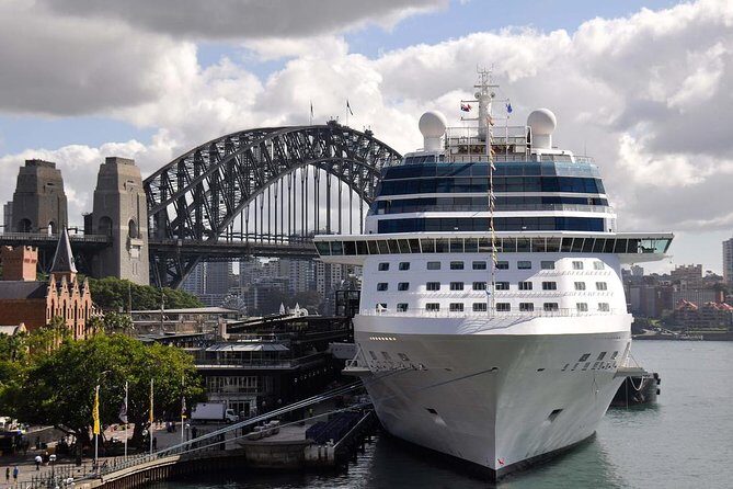 Shuttle Transfer from Sydney Airport to Cruise Ship Terminal at Circular Quay - Who Should Consider This Service?