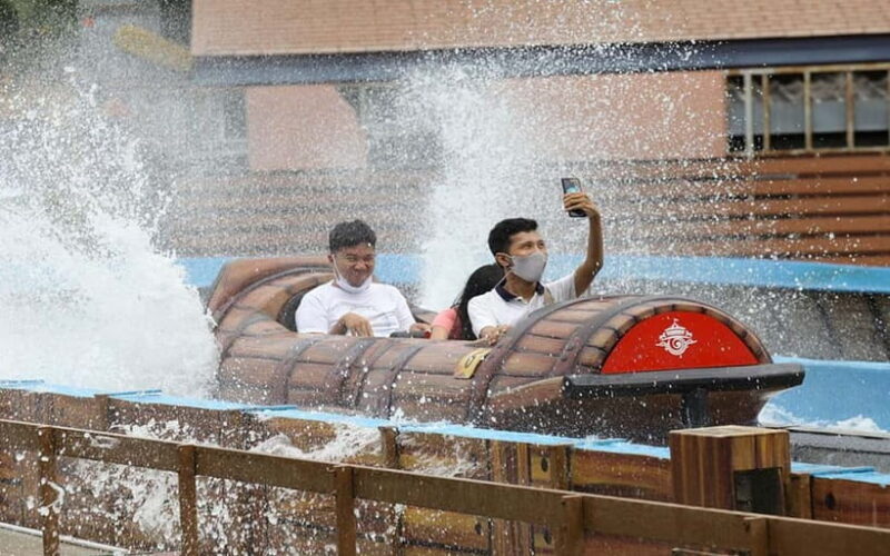 Siam Amazing Park Entry Ticket with Buffet Lunch (NON THAI) - Who Should Consider Visiting?