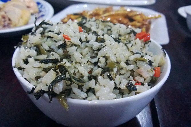 Sichuan Hot Pot Dinner with Shanghai Cuisine Tasting - Who Should Consider This Tour?