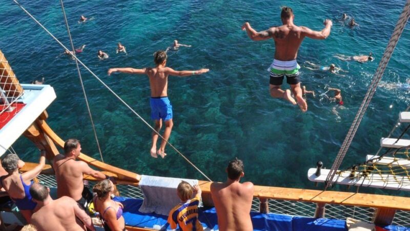 Side: Blue Laguna Boat Tour with Free Lunch & Drinks - What to Expect on the Blue Laguna Boat Tour